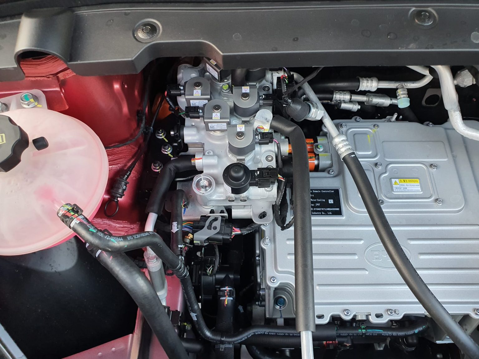 BYD Atto 3- under the bonnet - Jantec.nl